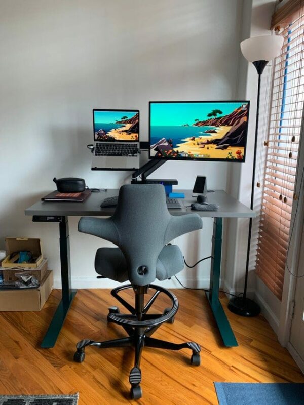 The 6 Best ⭐ Compact Standing Desks for Small Spaces