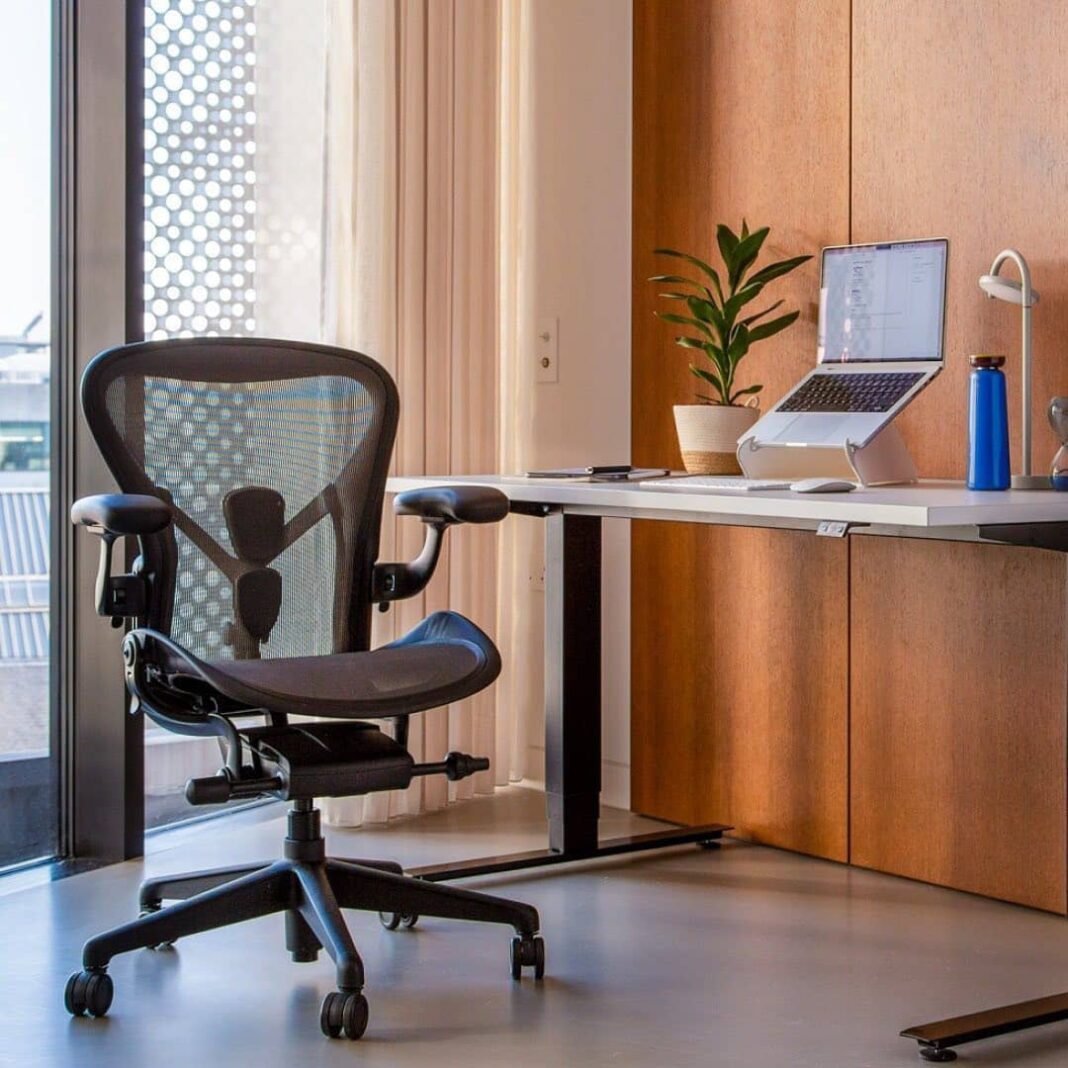 The 15 Best Office Chairs for Short People under 5'