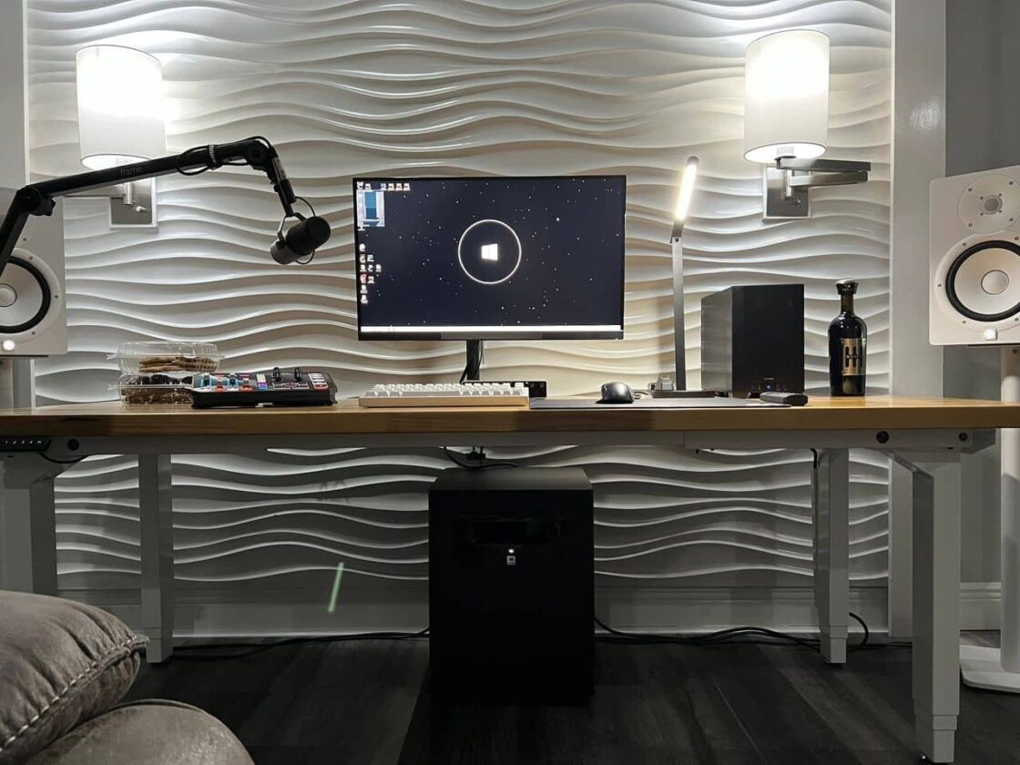 4-leg Standing Desks - the King for WFH office setup?