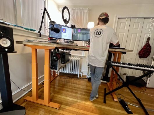 4-leg Standing Desks - the King for WFH office setup?