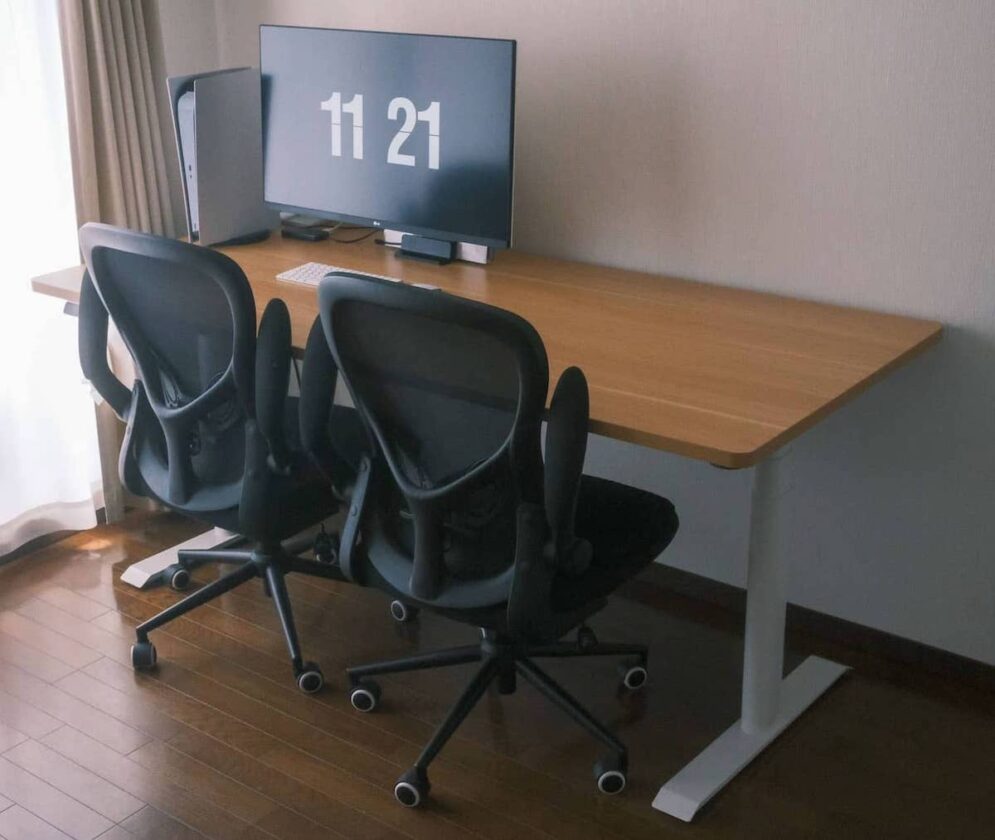 Flexispot E7 vs E8 - Why the E7 is a better option?